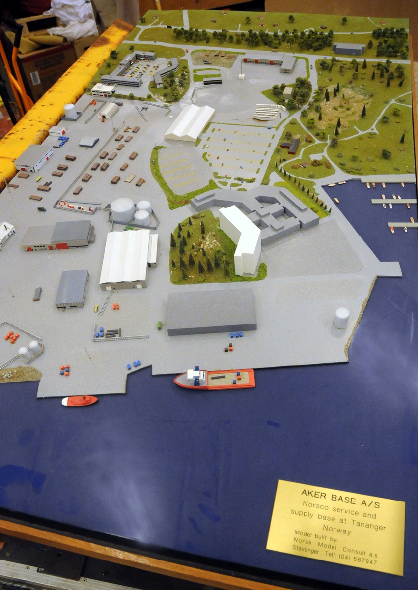 Modell Norsco-basen - Norsk Oljemuseum / DigitaltMuseum