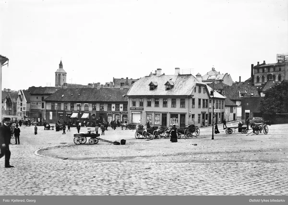 Fra torget i Stavanger. - Østfold fylkes billedarkiv / DigitaltMuseum