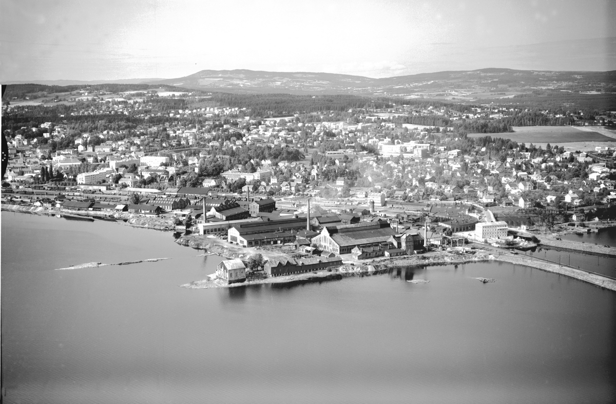 Hamar, flyfoto, fabrikkanlegg, Hamar Jernstøperi, Ham-Jern ...