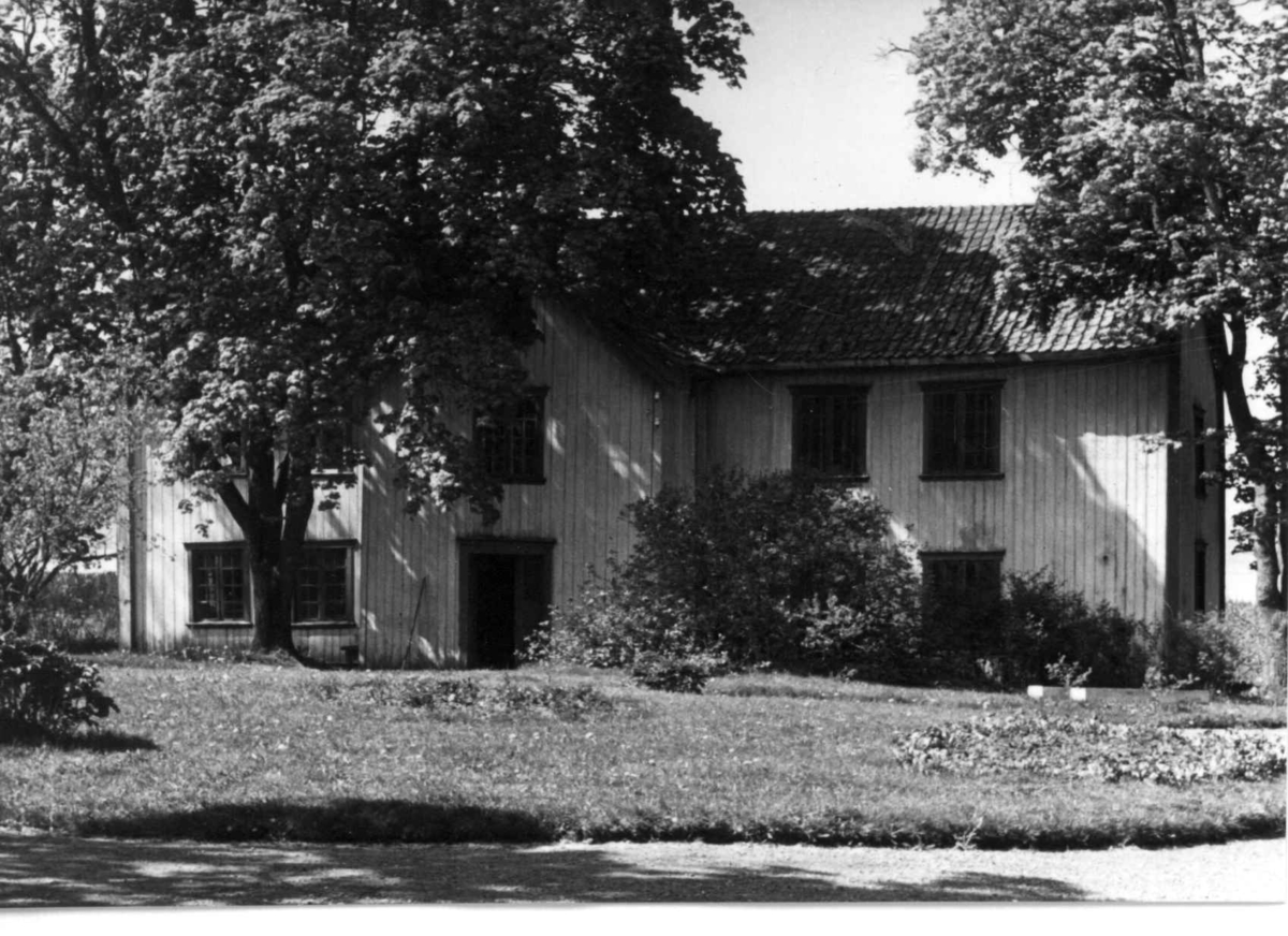 Store Ree, Stange, Hedmark. Folkebygningen. S Fra dr. Eivind S ...